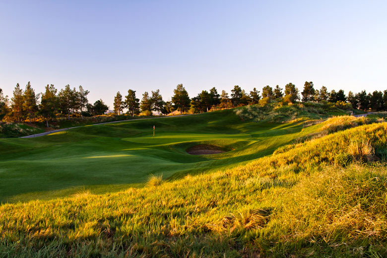 Las Vegas golf 3 night, 2 round weekend at MGM Grand on the Strip.